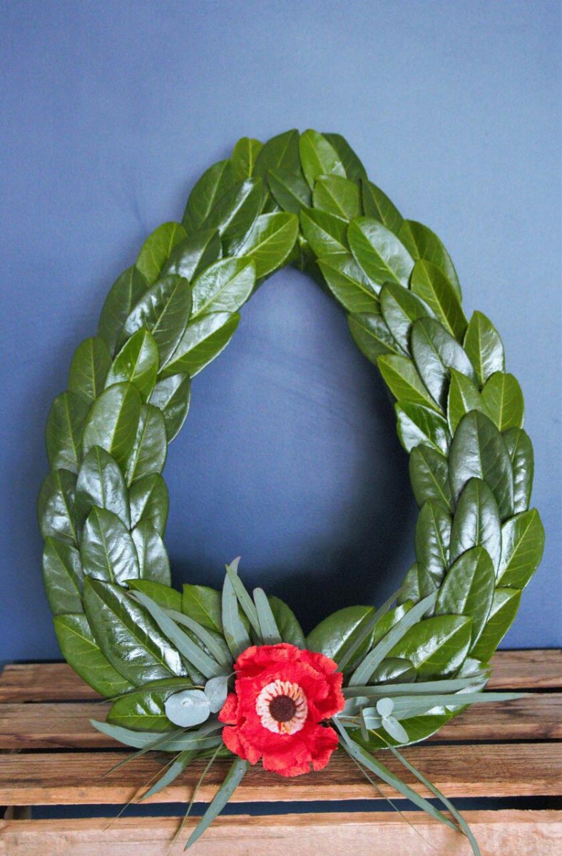 The Laurel Chaplet - The Blu Tulip » The Blu Tulip